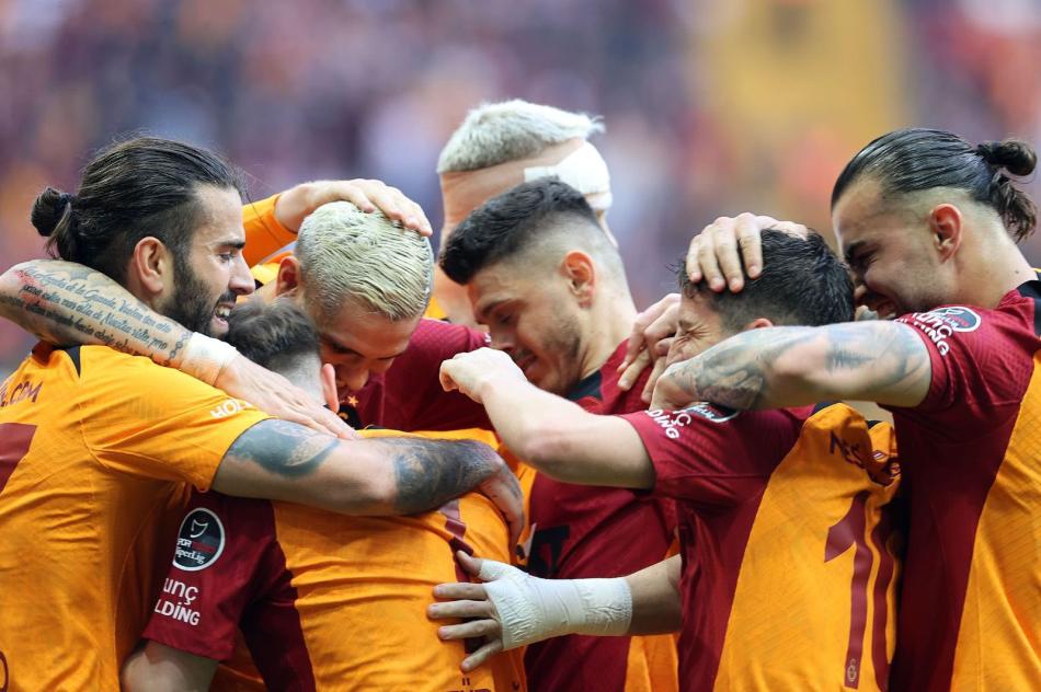 Son dakika Galatasaray haberleri - Galatasaray'dan sol bek planı ...