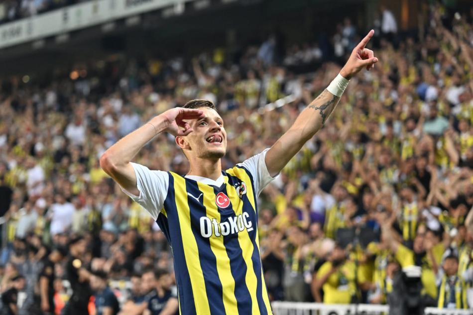 Sarı Lacivert kalpleri fetheden biri: Szymanski - Sporx Galeri