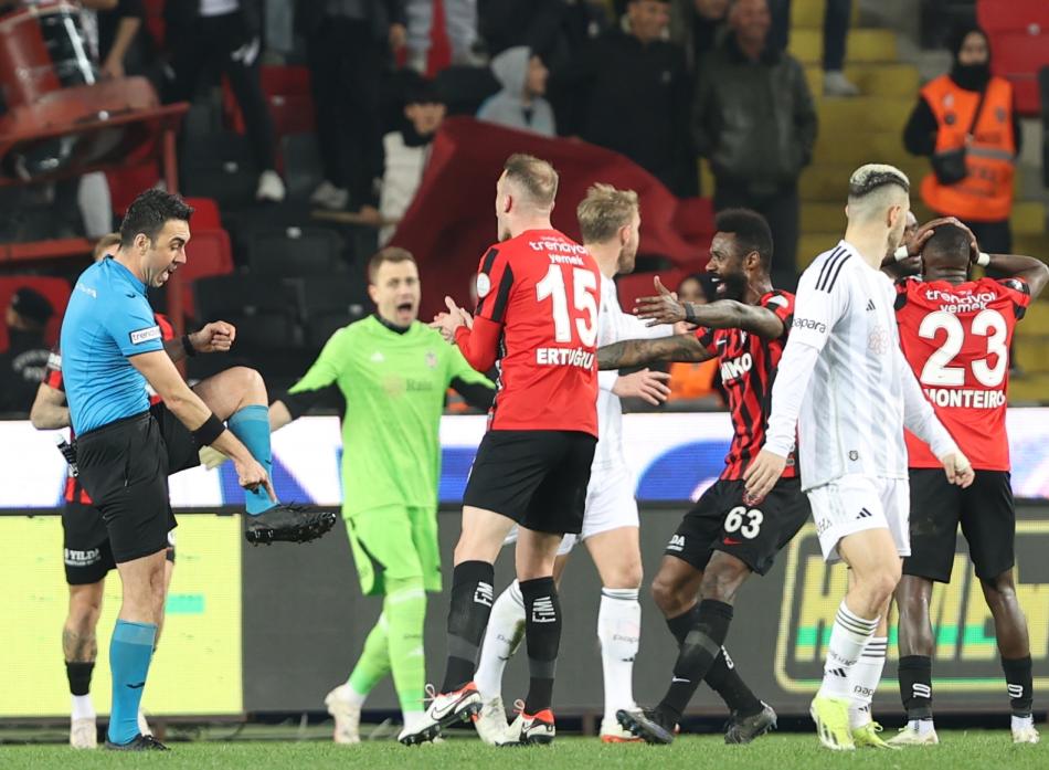 Uğur Meleke'den Beşiktaş değerlendirmesi - Sporx Galeri