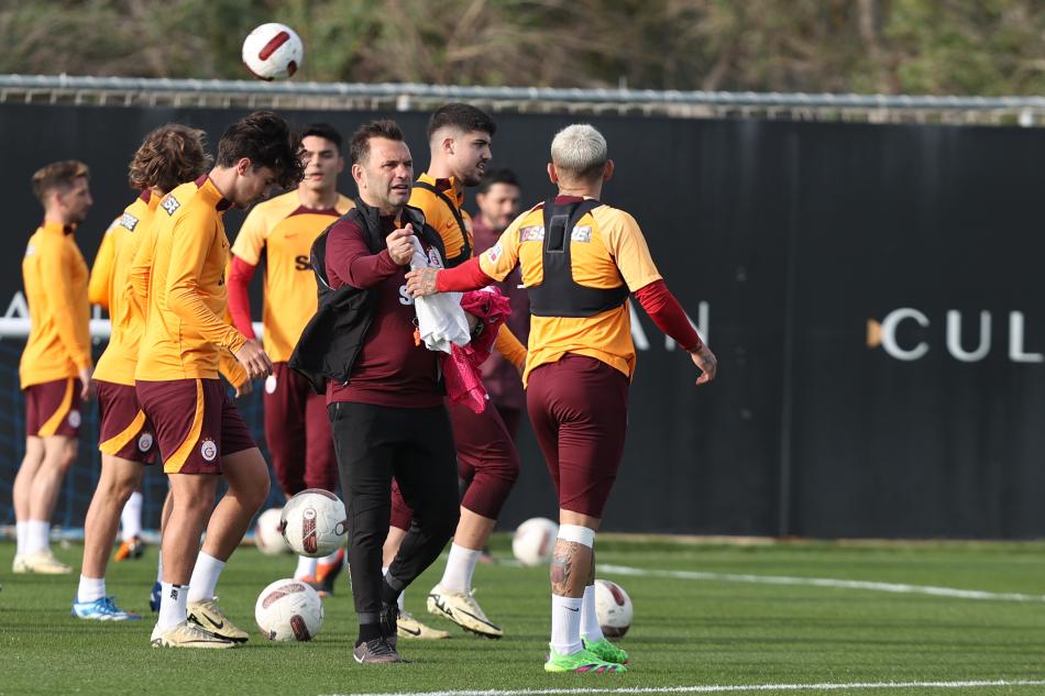 Galatasaray hazırlıklarını sürdürüyor - Sporx Galeri