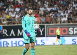 Ersin Destanoğlu, depremzede Yiğit Efe'yle buluştu