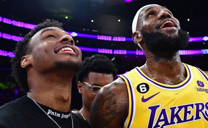 LeBron: 'Baba olmak ayrı, takım arkadaşı olmak ayrı' NBA Haberleri